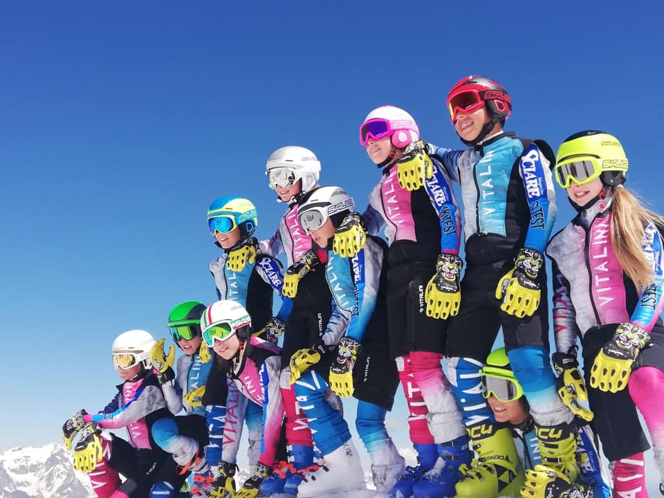 Un nouveau fournisseur de vêtements de ski personnalisés pour les clubs ...